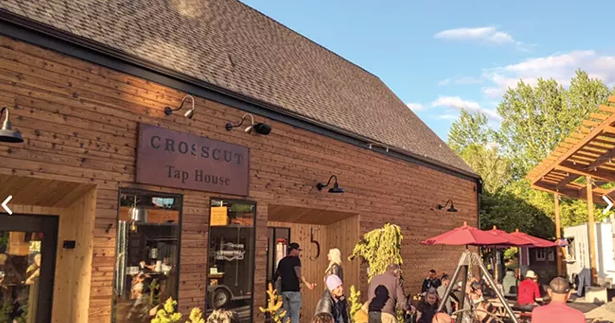 Beer Issue Hot Taps Crosscut Warming Hut The Source Weekly Bend Oregon