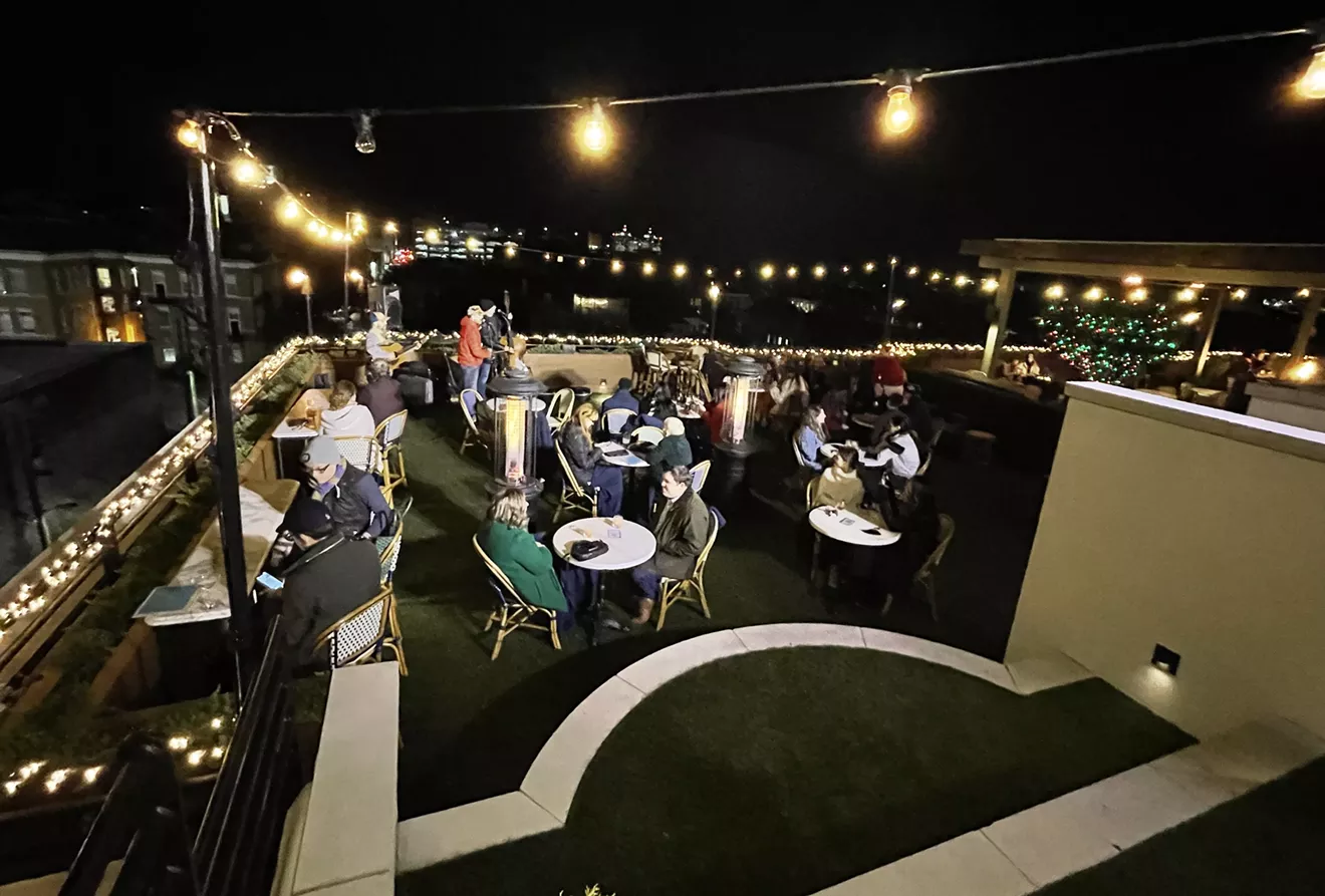 Perry Lane Hotels’s Peregrine Host Reindeer on Rooftop | Savannah News ...