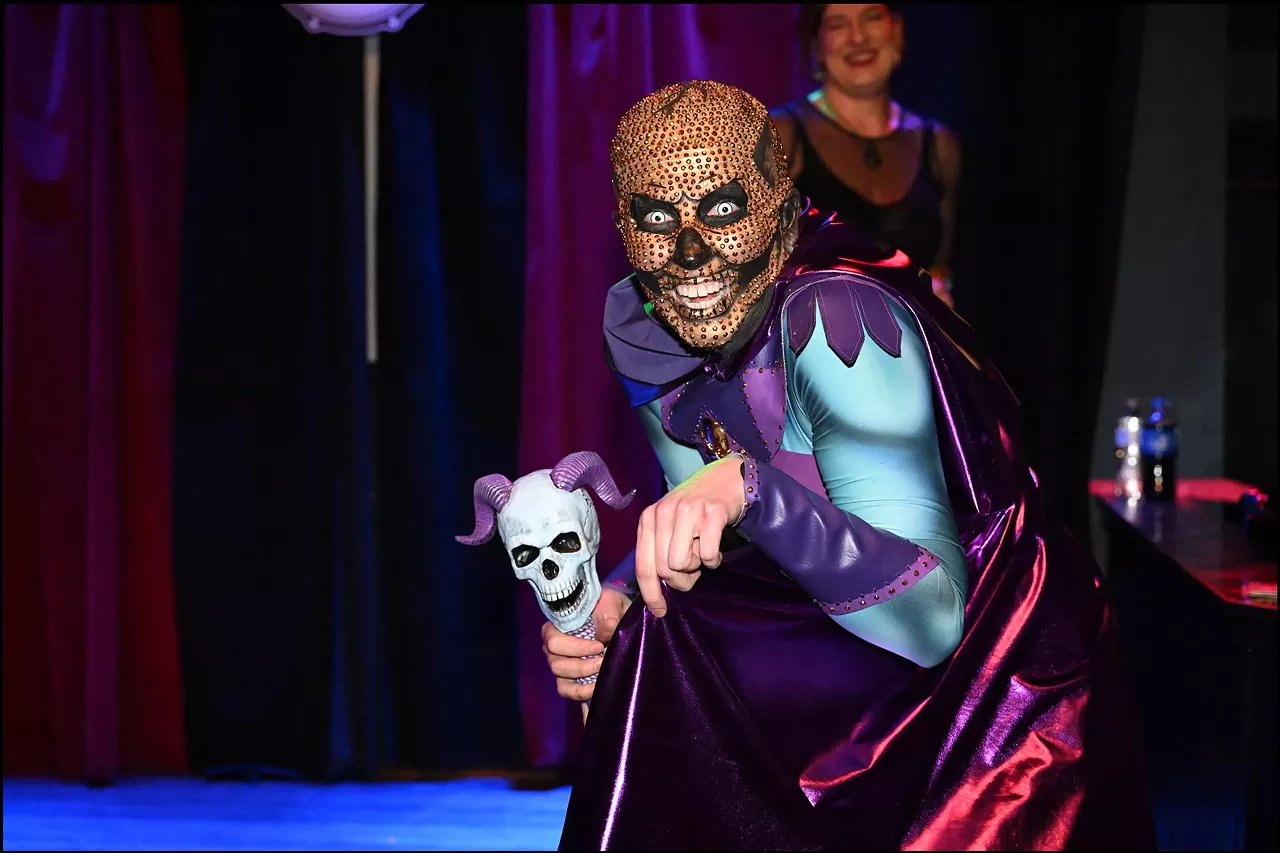 Drag Kings Ascend the Throne! - The Stranger